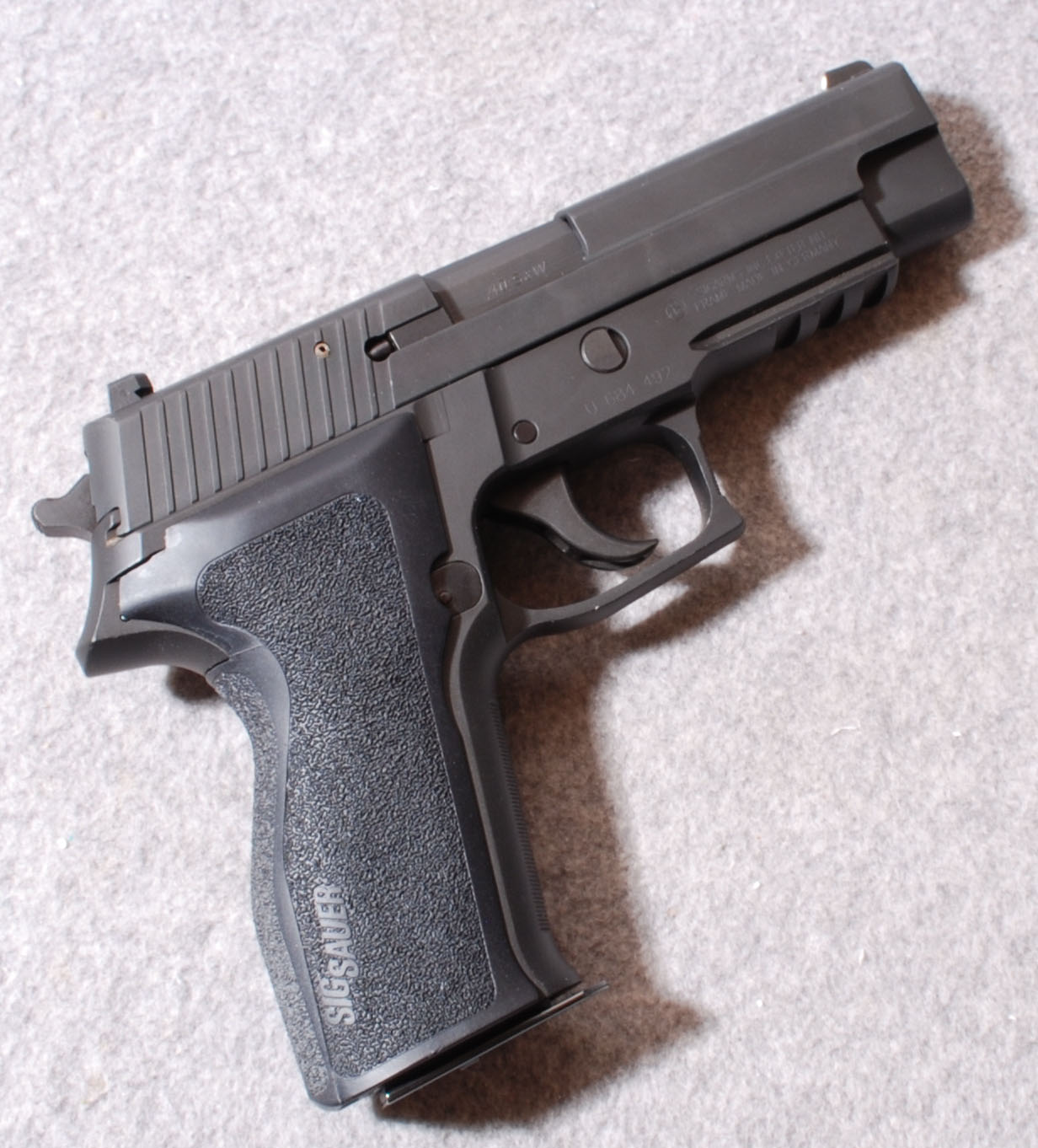 SIG - Sauer ~ P226 ~ .40 S&W | Bass Pro Shops